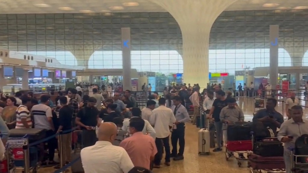 Chaos at Kolkata airport! Fire breaks out inside Kolkata's Netaji ...