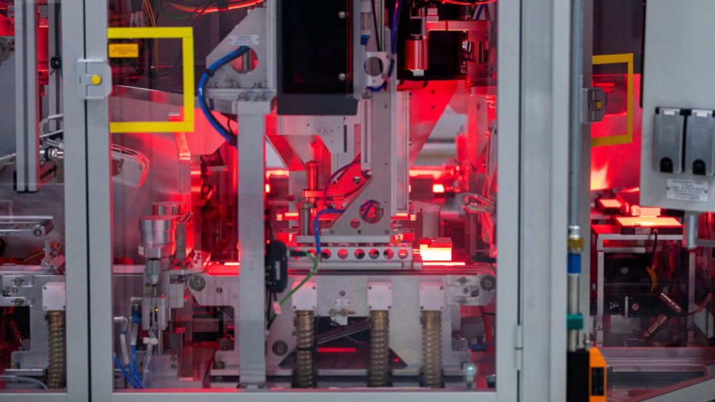 African to soon gets its first gigantic battery factory - Express ...