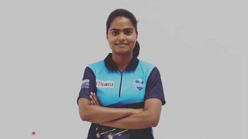 UP Deputy CMs congratulate cricketer Rashi Kanojiya for India call ...