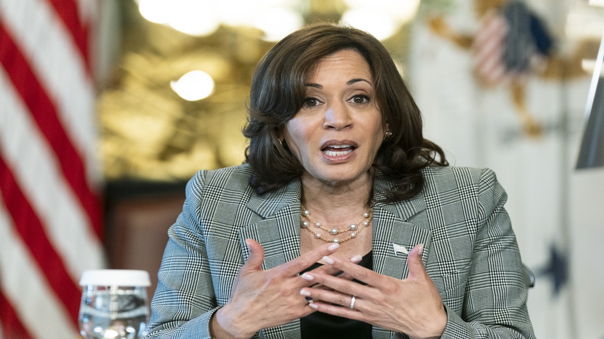 Kamala Harris makes history yet again! Matches 191-year-old tie ...