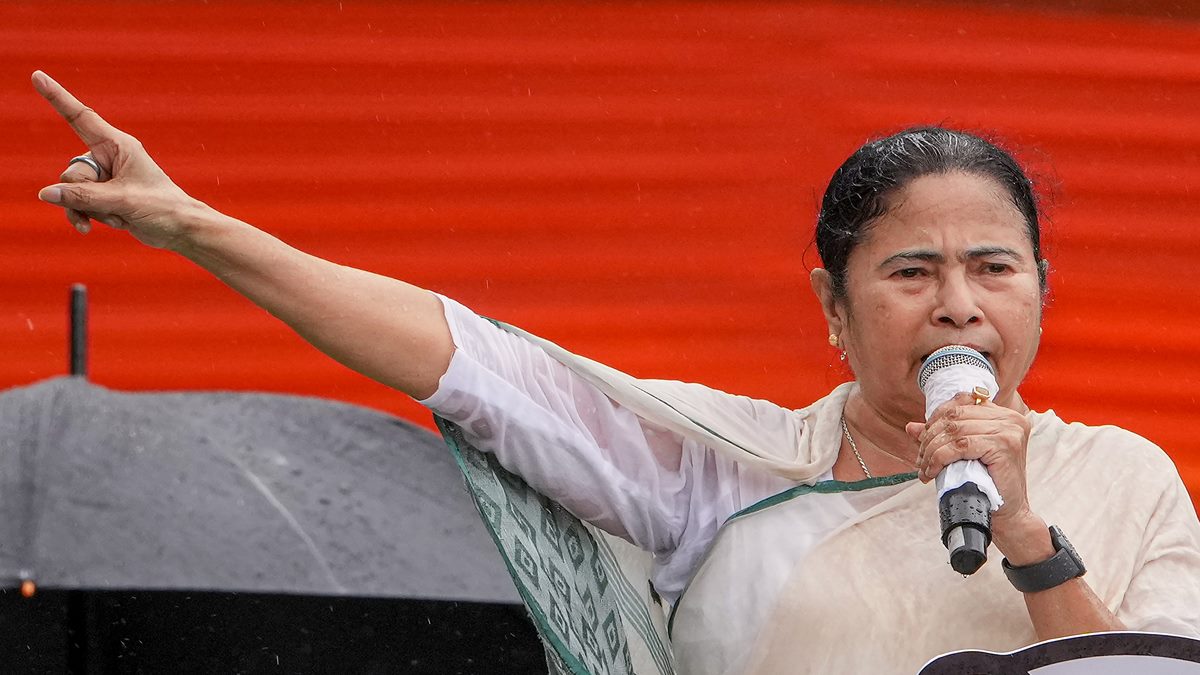 'Beti Bachao' has become 'Beti Jalao': Mamata Banerjee trains guns on BJP at 'Martyrs' Day ...
