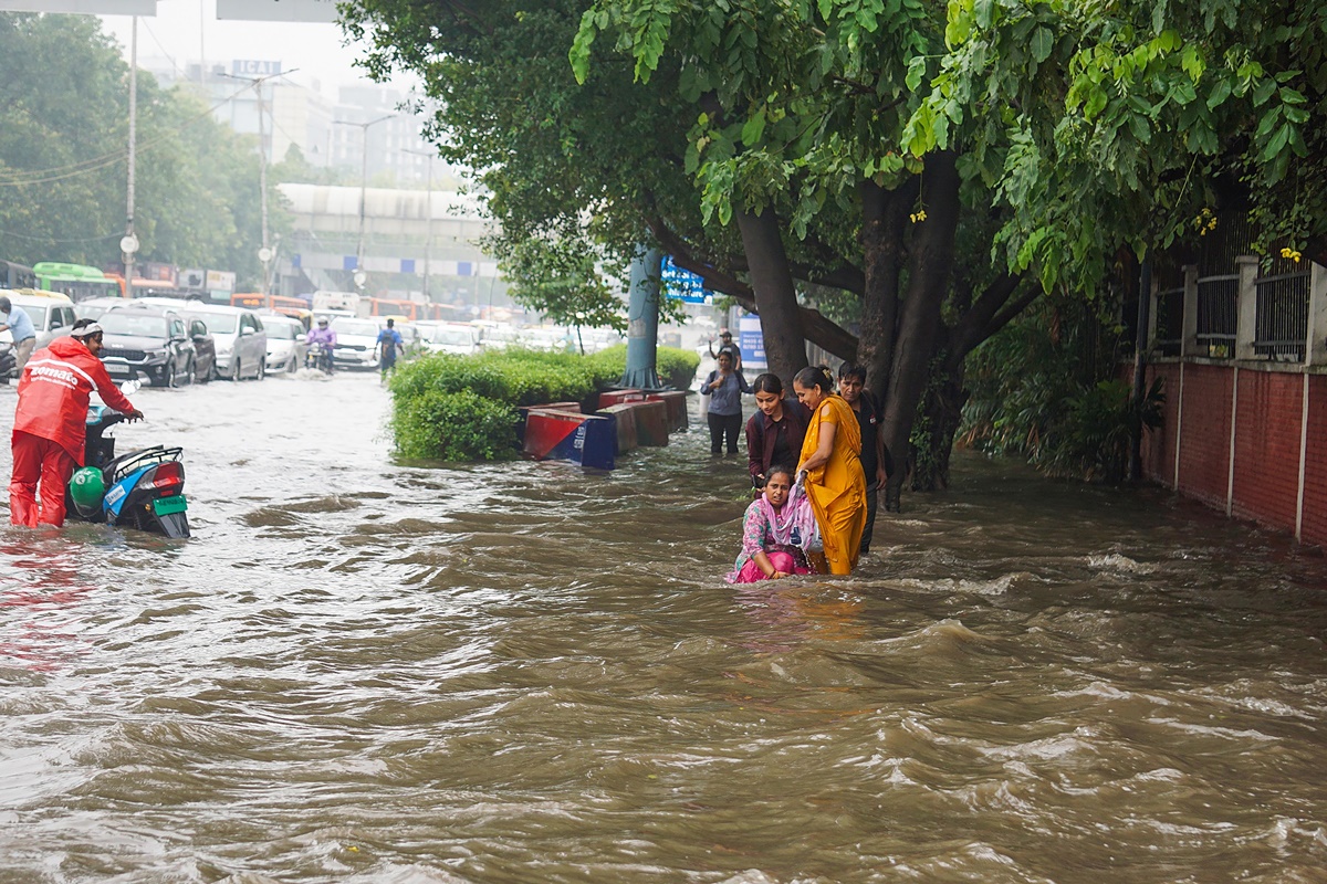Heavy monsoon rains in North India: Respite from heat or commuters ...