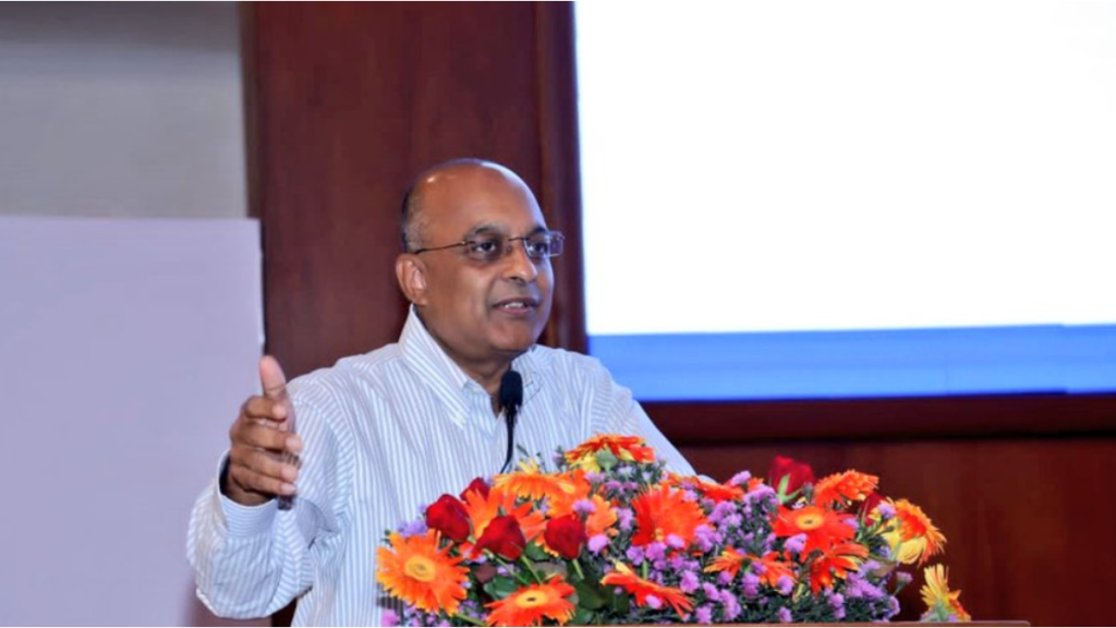 Meet Sashidhar Jagdishan, the CEO of HDFC Bank who met Tim Cook and is about to launch Apple ...