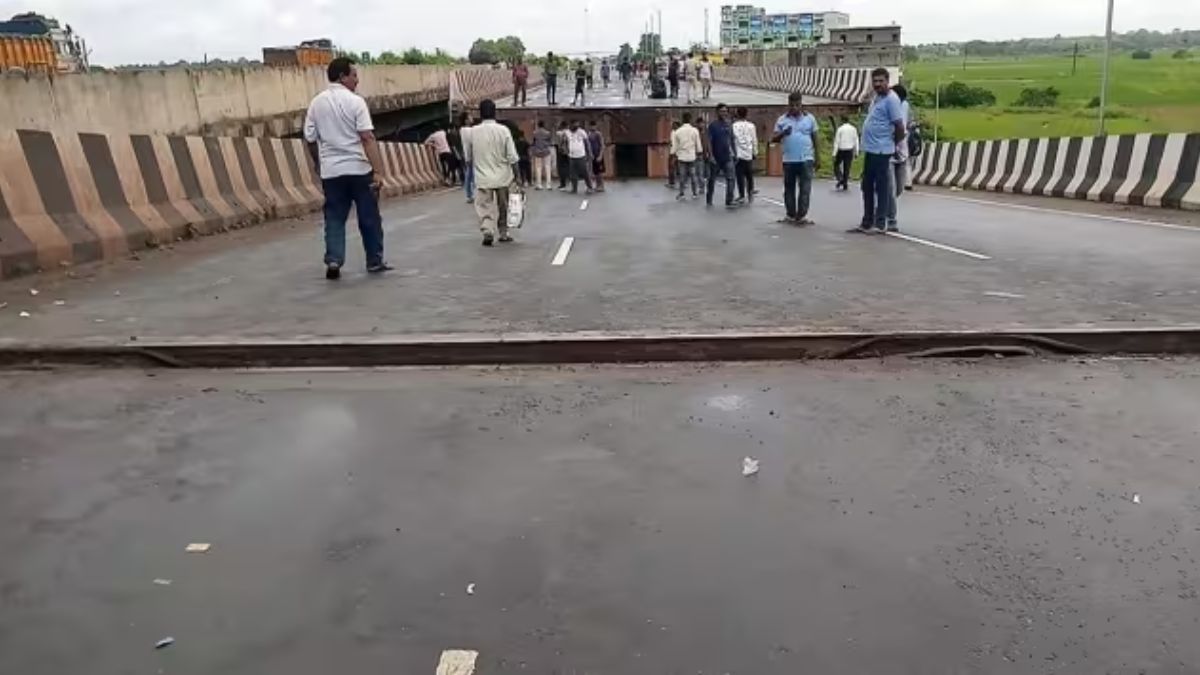 10-foot-long portion of bridge on Kolkata-Chennai NH-16 collapses in ...