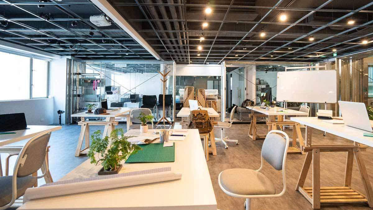 How co-working spaces evolve as an innovative solution for young ...