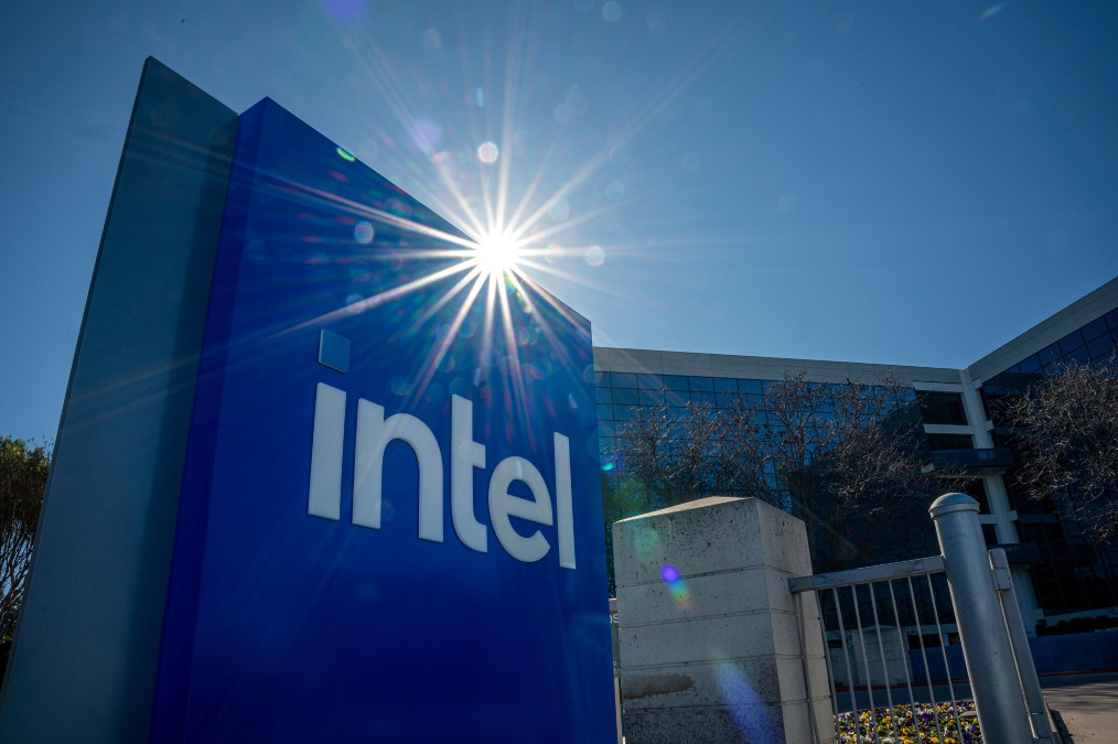Intel jumps after PC recovery bolsters chipmaker’s outlook - Technology ...