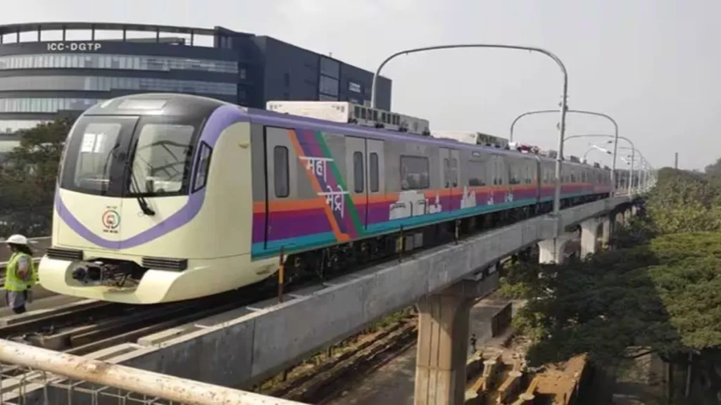 Pune Metro makes commuting affordable for students! Offers 30% discount ...