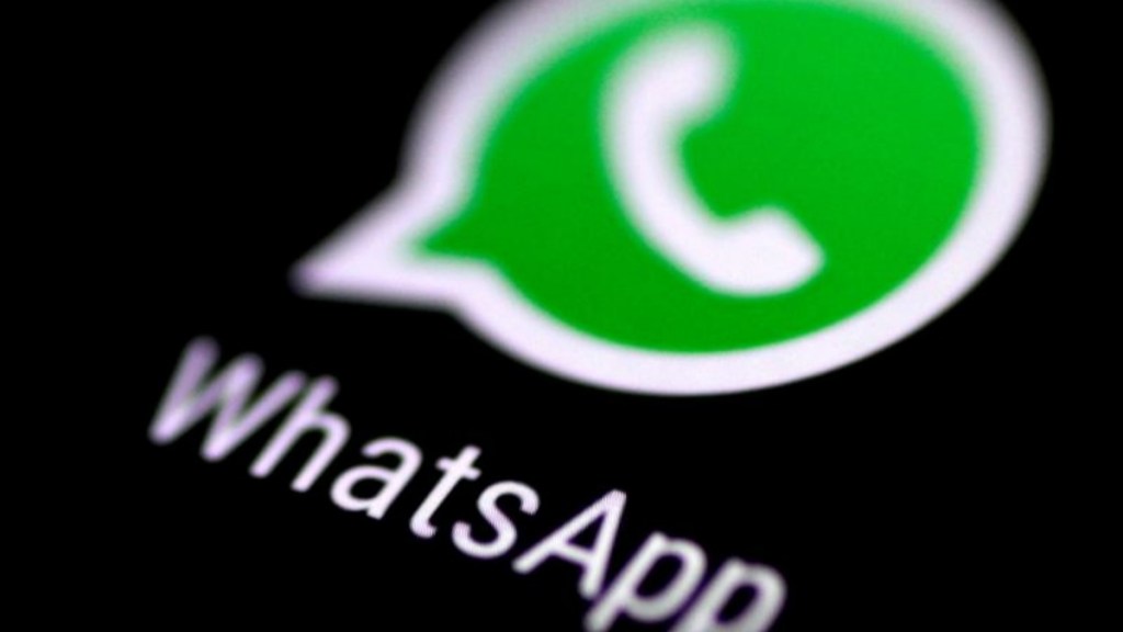 WhatsApp rolls out new feature for iOS users, adds a translucent tab ...