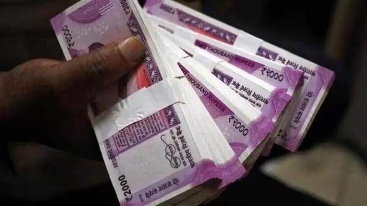 RBI says 88% of Rs 2,000 notes back in banks returned to banks as of ...