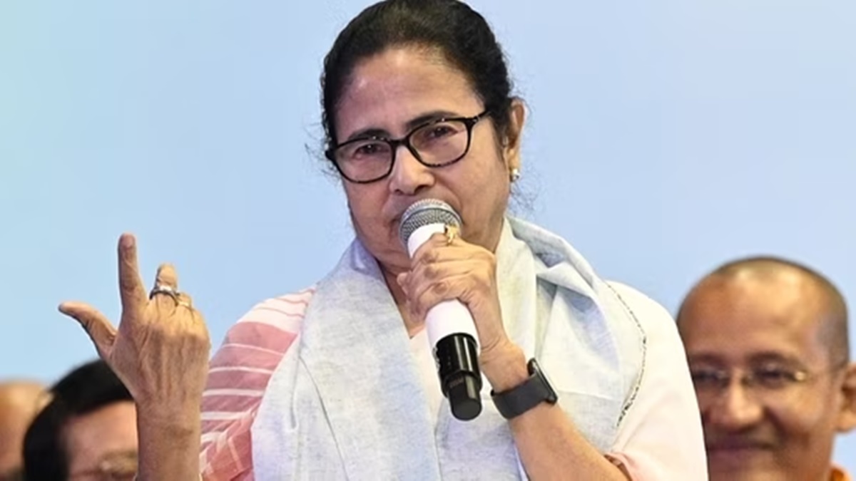'When Indira Gandhi went to moon...': Bengal CM Mamata Banerjee's fresh gaffe - India News | The ...