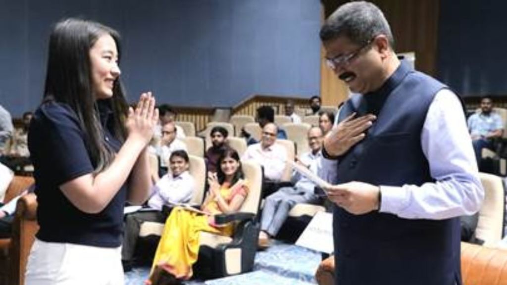 Dharmendra Pradhan launches Study in India Portal to attract foreign ...
