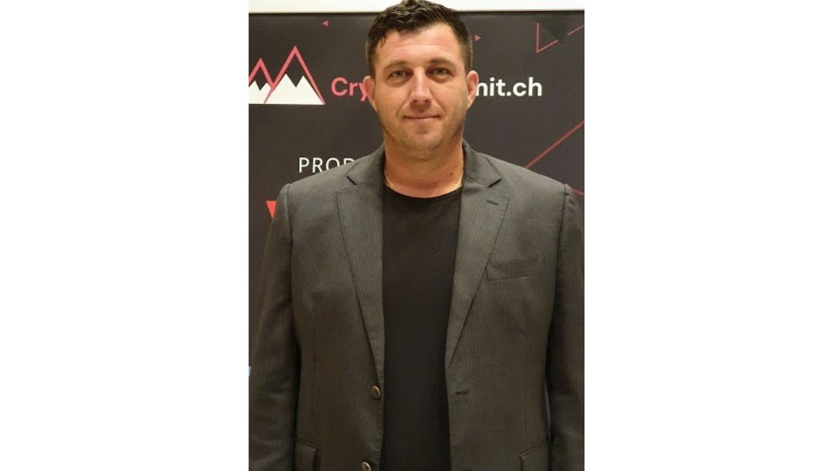 PayPal launches dollar-backed stablecoin - Blockchain News | The ...