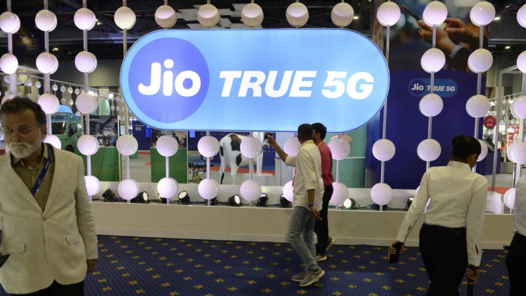 Jio Rs 2,999 annual prepaid recharge plan launched with special ...