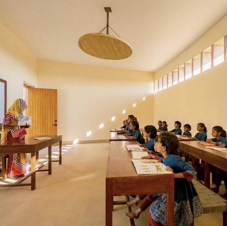 What is so special about this oval-shaped school in the middle of Thar ...
