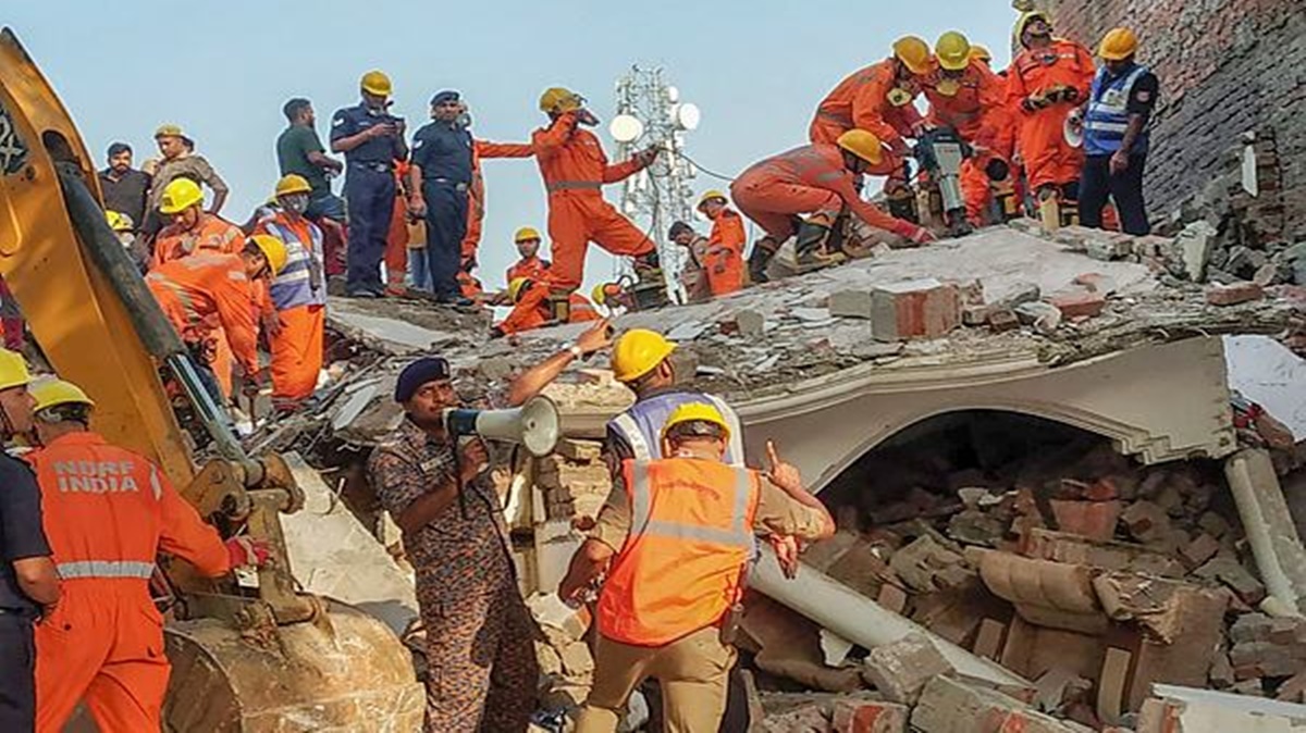 Two dead, 10 injured in building collapse in Uttar Pradesh's Barabanki - India News | The ...