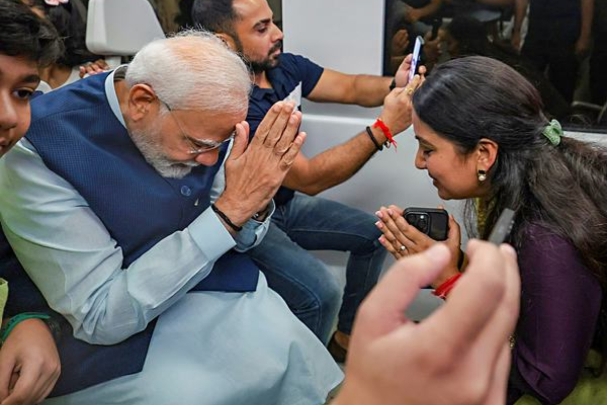 PM Modi's 'memorable' Metro commute! Check out these candid moments PM ...