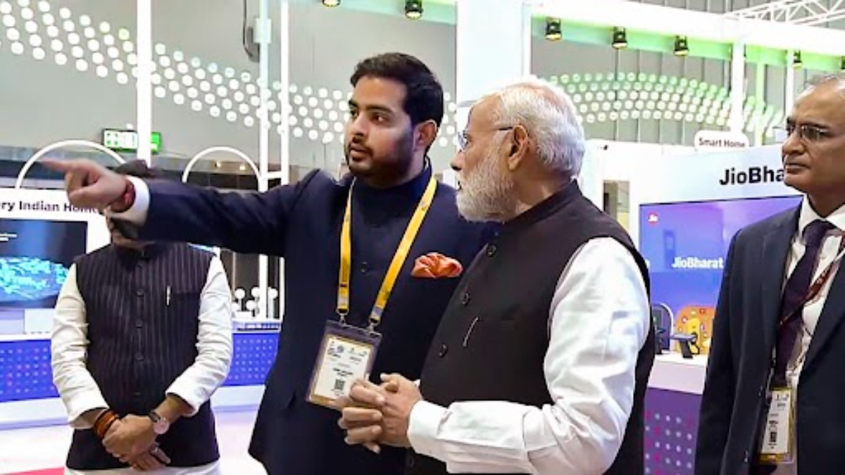 PM Modi inaugurates 7th edition of India Mobile Congress, says 'future ...