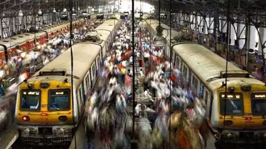 Mumbai Local Train Update: Mumbai suburban local trains experience ...