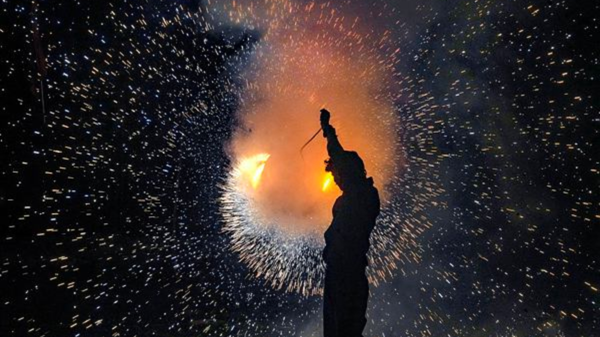 J-K celebrates Dussehra with fervour as hundreds attend festivities ...