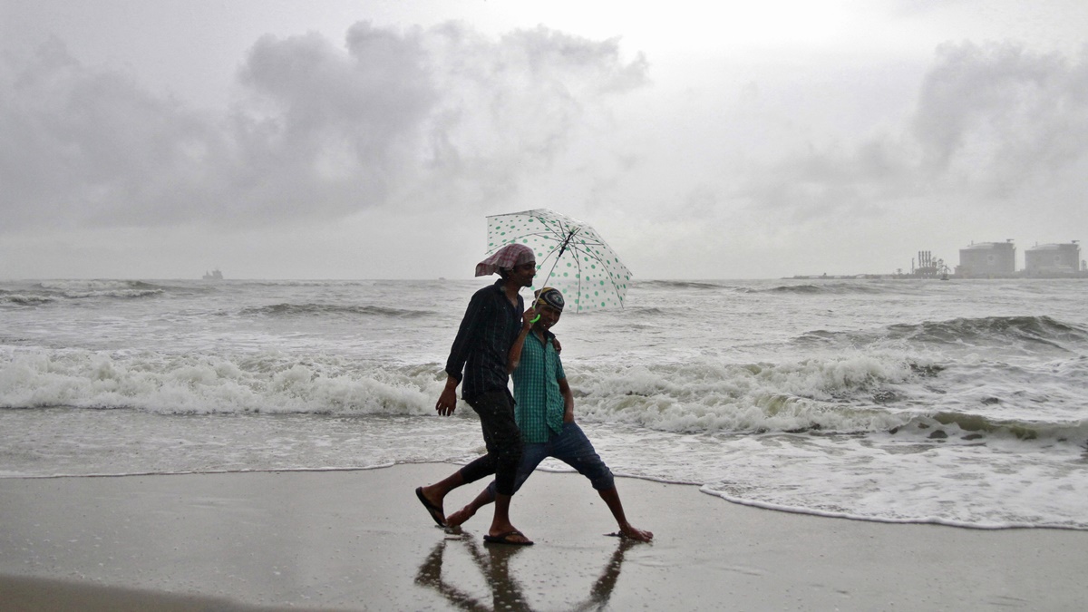 India weather update: IMD issues thunderstorm with heavy rainfall alert ...