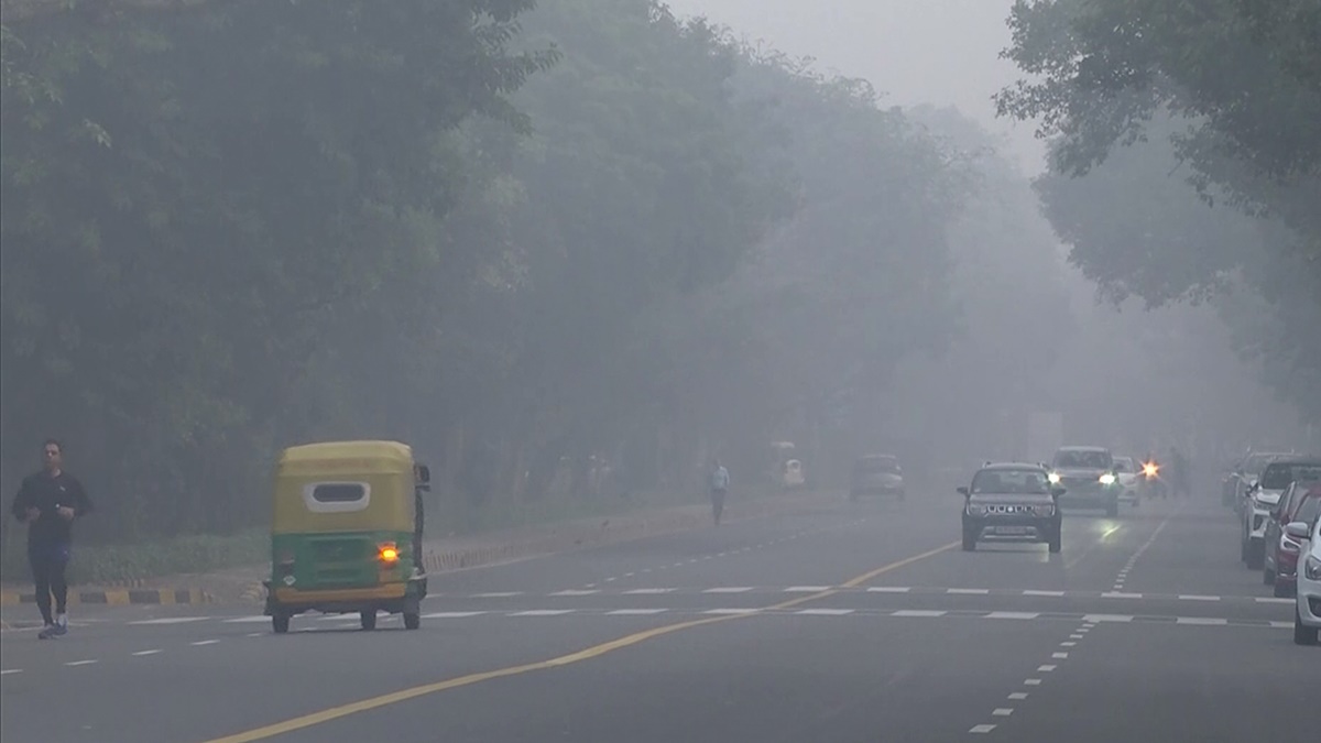 Delhi air quality dips to 'severe' again with AQI at 404 - India News ...