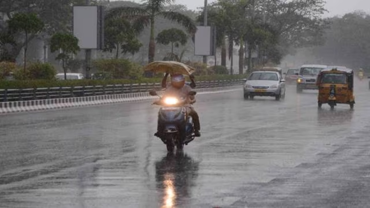 Tamil Nadu rains: Schools, colleges shut as heavy showers lash Chennai, Orange alert issued in ...