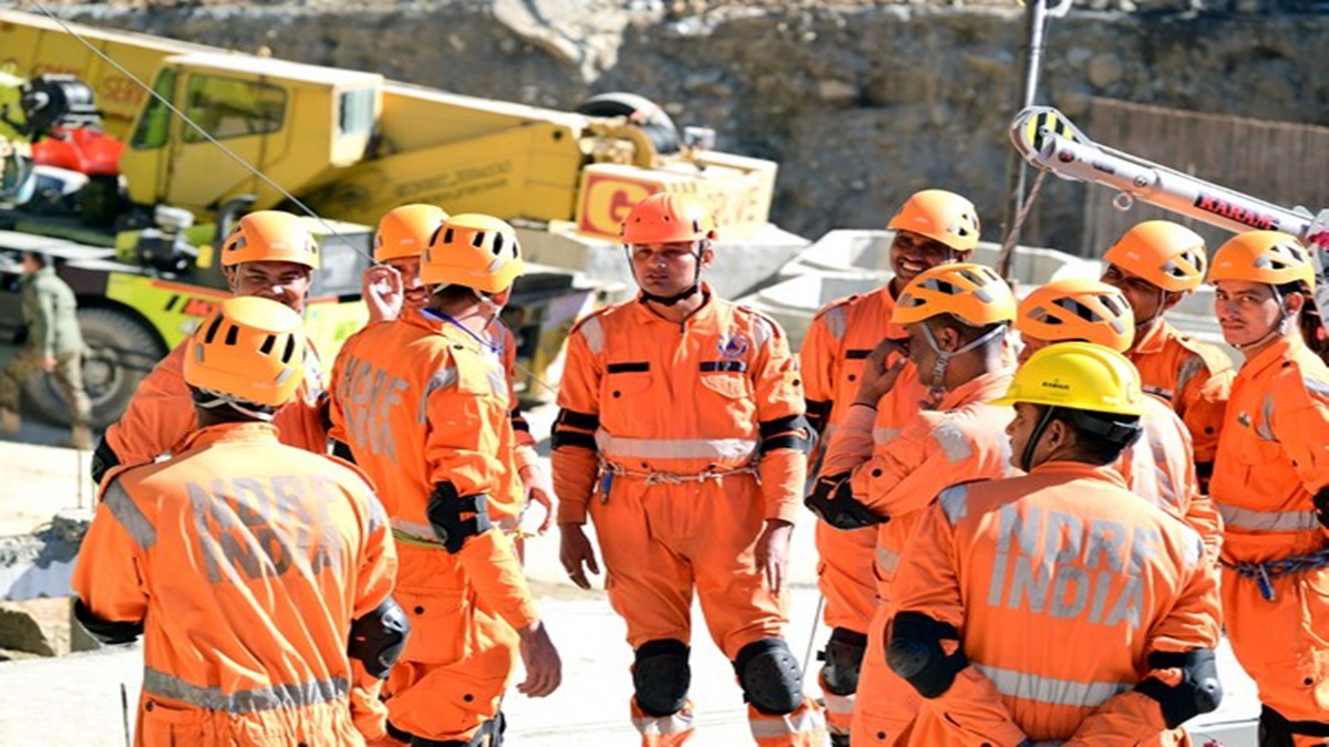 Uttarkashi tunnel collapse: Rescue operations to be completed by end of day, says NDRF chief ...