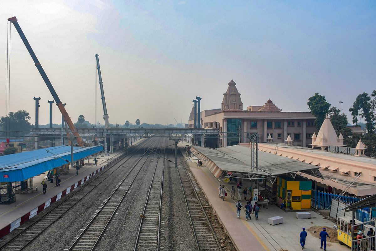 Ayodhya railway station redeveloped to 'Ayodhya Dham Junction' offers food plazas, puja shops ...