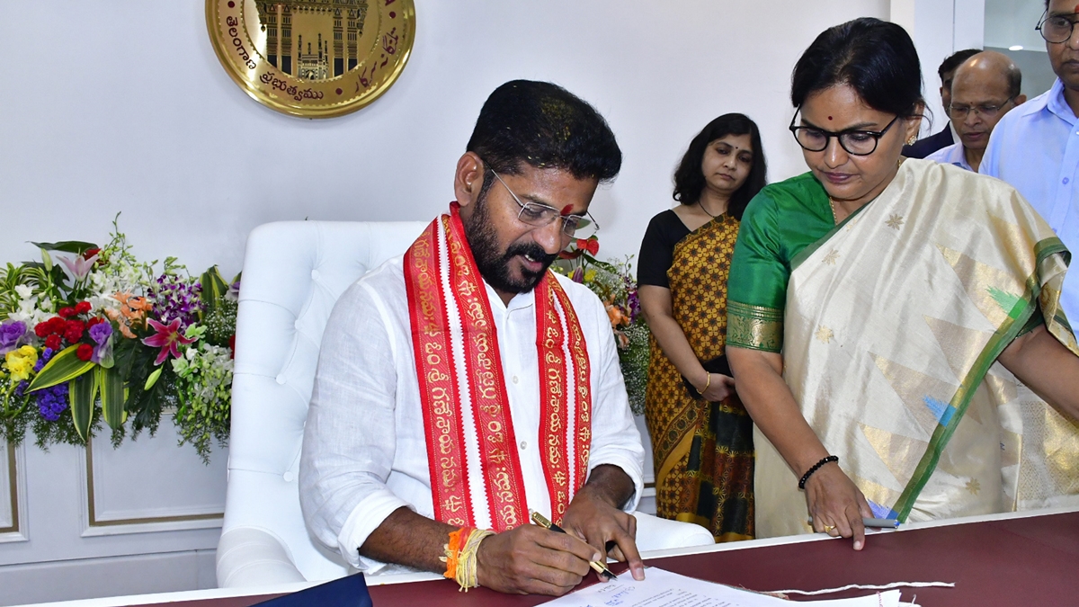 Telangana: New CM Revanth Reddy gets going on Day 1, to start implementation of two 'guarantees ...