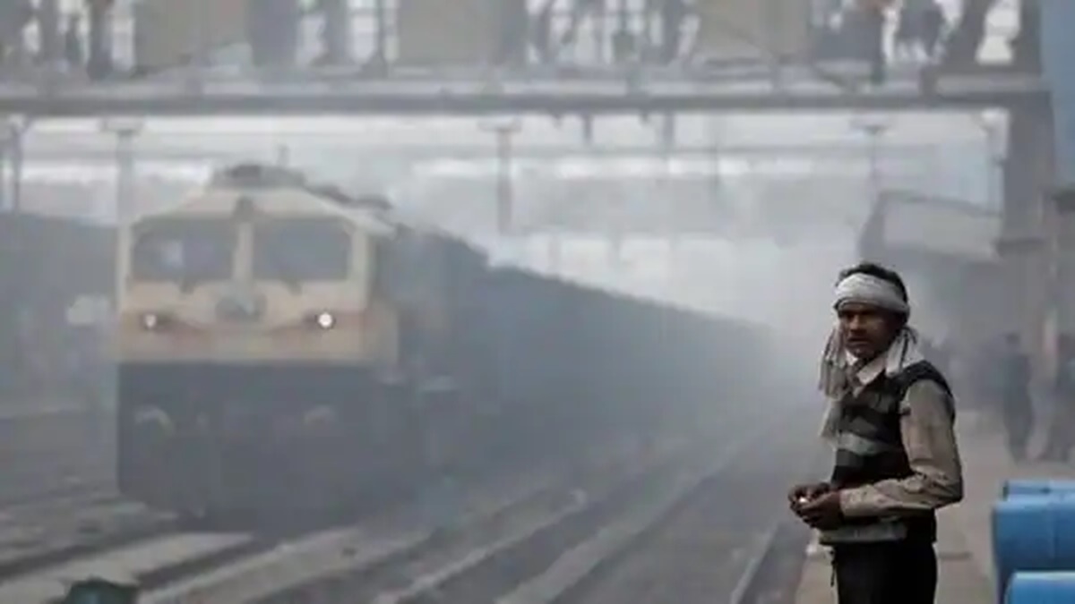 Indian Railways faces winter weather challenges: 23 trains late in Delhi as fog grips Northern ...