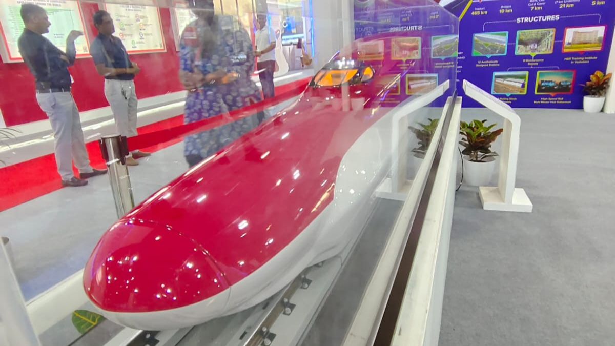 At Vibrant Gujarat 2024, Ashwini Vaishnaw gives key updates on mega ...