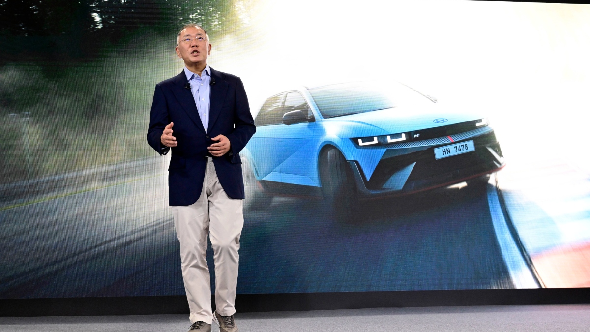 Hyundai Group opens first dedicated EV plant in Korea Kia AutoLand, Executive Chair Euisun Chung ...