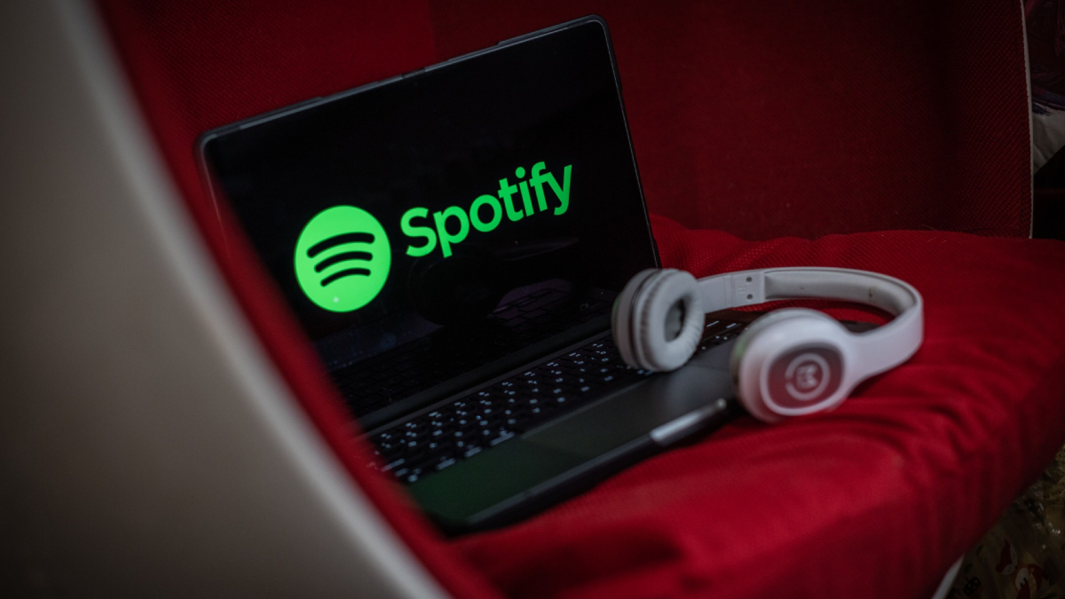 Spotify clocks a 20% increase in total revenue to €3.6 billion, gross ...