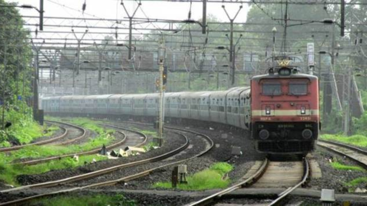 Indian Railways registers 1154.67 metric tonne in freight loading from ...