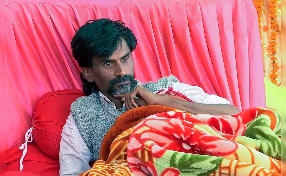 Maratha quota activist Manoj Jarange-Patil withdraws indefinite hunger ...