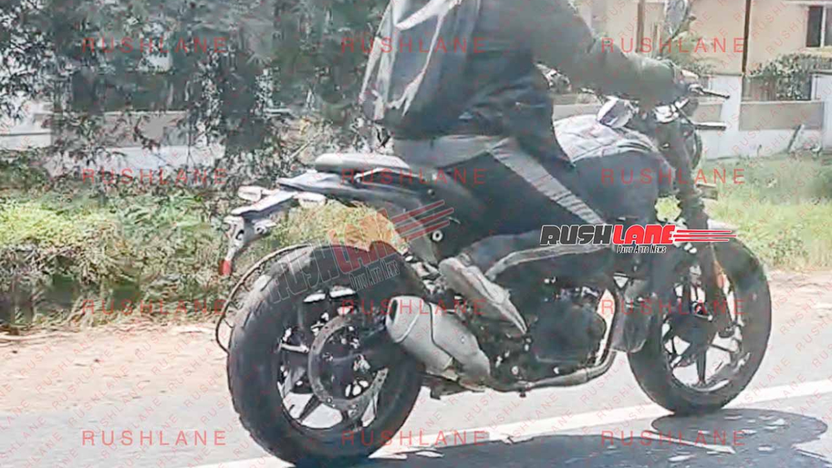 Royal Enfield Scram 450 spotted testing alongside Roadster 450 - Bike ...