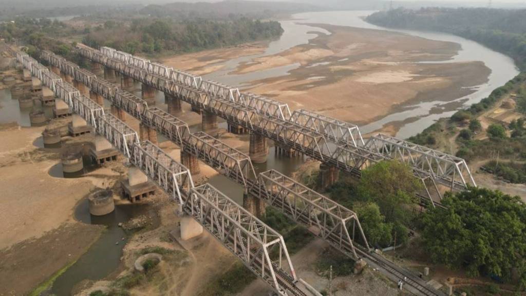 Construction of fourth railway line on 206 km long railway section ...