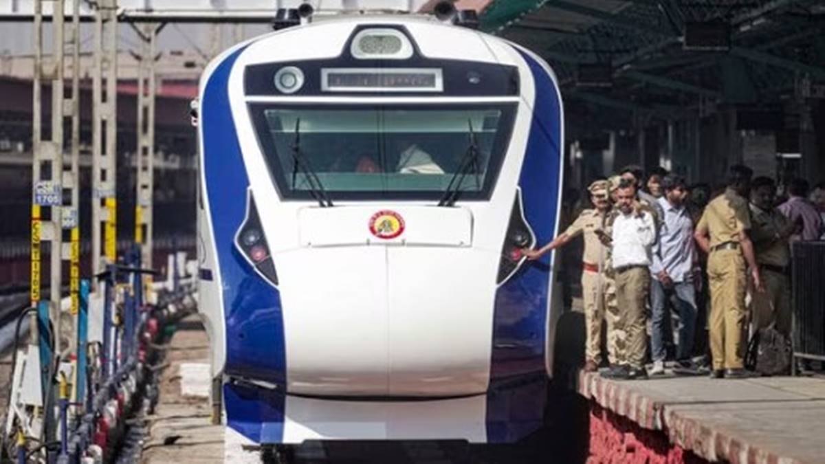 'Kavach' trial: Vande Bharat train, running at 160 kmph, stops automatically before a red signal ...