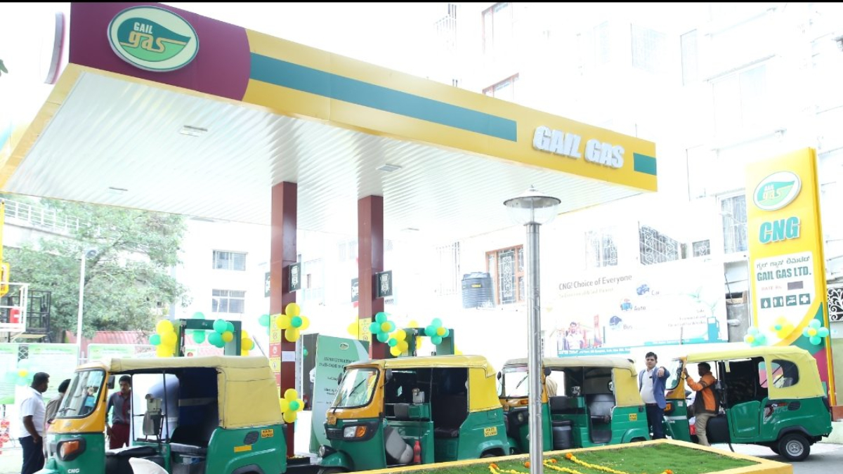 Hardeep Singh Puri inaugurates 201 CNG stations and India’s first small ...
