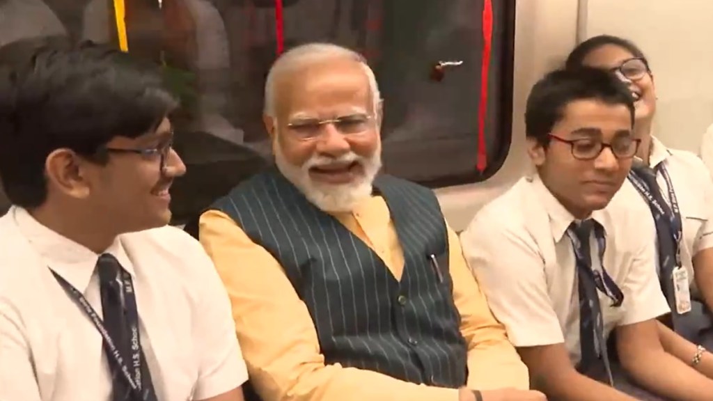 PM Modi inaugurates India's first under-river metro route in Kolkata ...