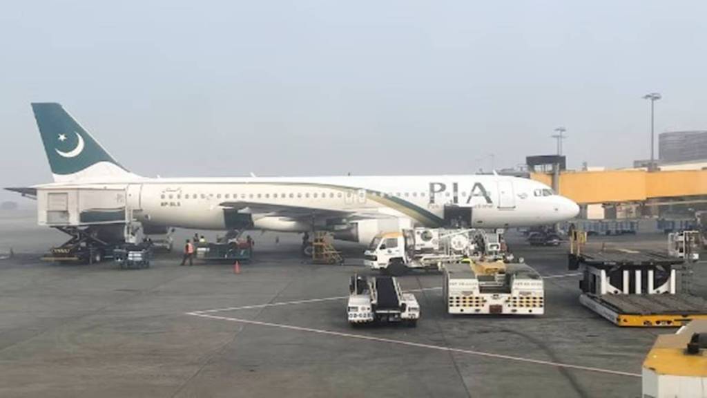 Ramzan 2024: PIA bars pilots and cabin crew from fasting while on duty ...