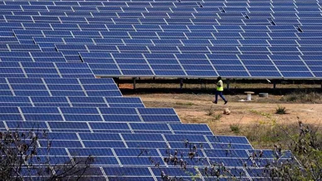 Adani Green Energy operanalizes 1,000 MW solar energy at Khavda RE Park ...