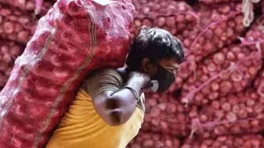 India permits 64,400 tonnes of onion exports to UAE, Bangladesh - Economy News | The Financial ...