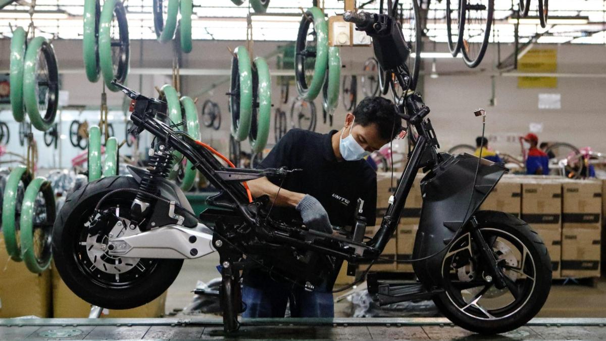 Tesla and VinFast: New EV job roles will get created - Jobs and Career ...