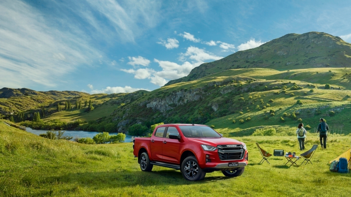 2024 Isuzu D-Max V-Cross facelift teased, promises more features - Car ...