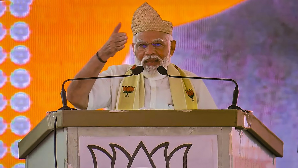 'Congress in backdoor agreement with banned organisation to win': PM Modi attacks Rahul Gandhi ...