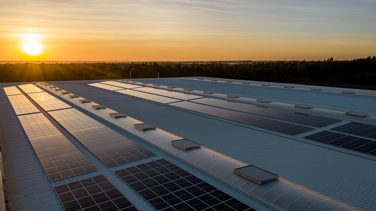 Apple-CleanMax JV to invest in six rooftop solar projects in India ...