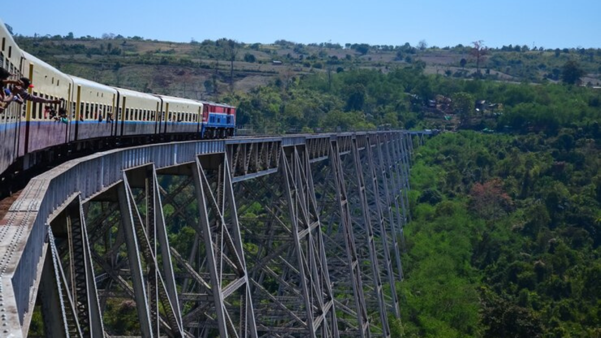 Pamban Railway Bridge: India's first vertical lift bridge over sea in ...