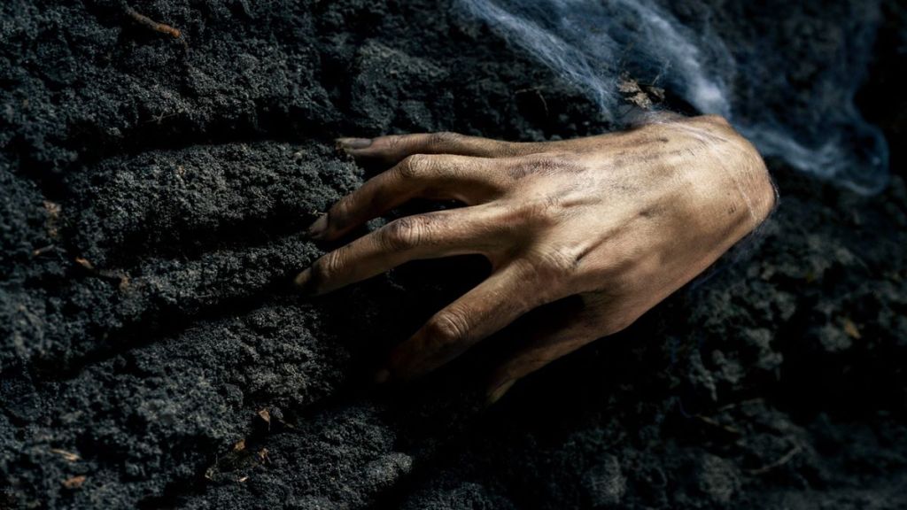 'Zombie Drug' frenzy in Sierra Leone: Addicts dig up graves for flesh ...