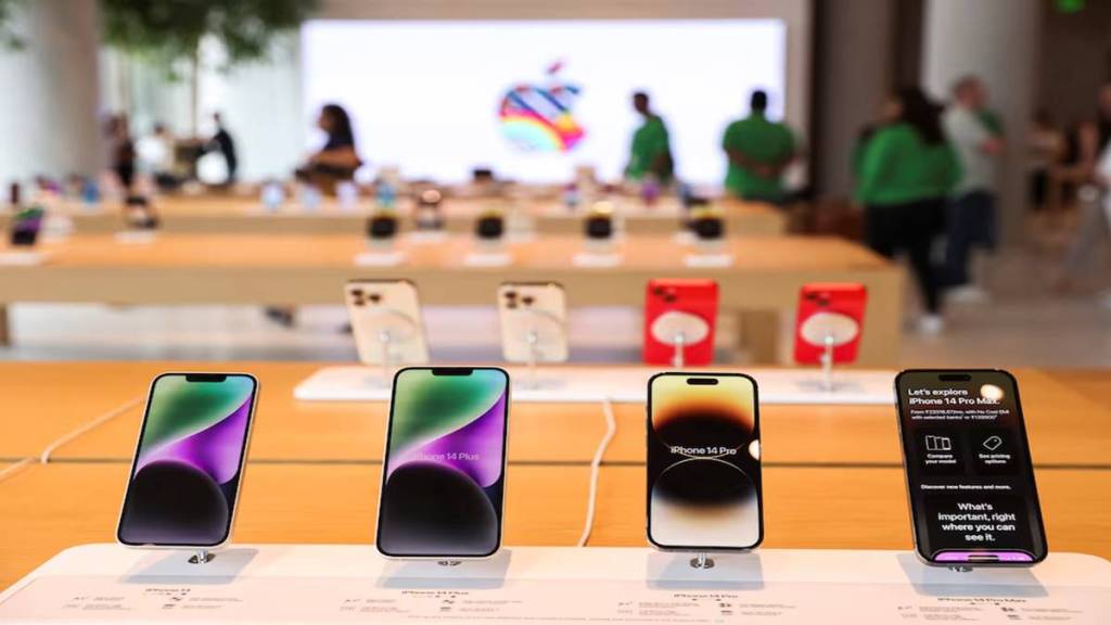 Apple's India iPhone output hits $14 Billion: Report - Technology News ...